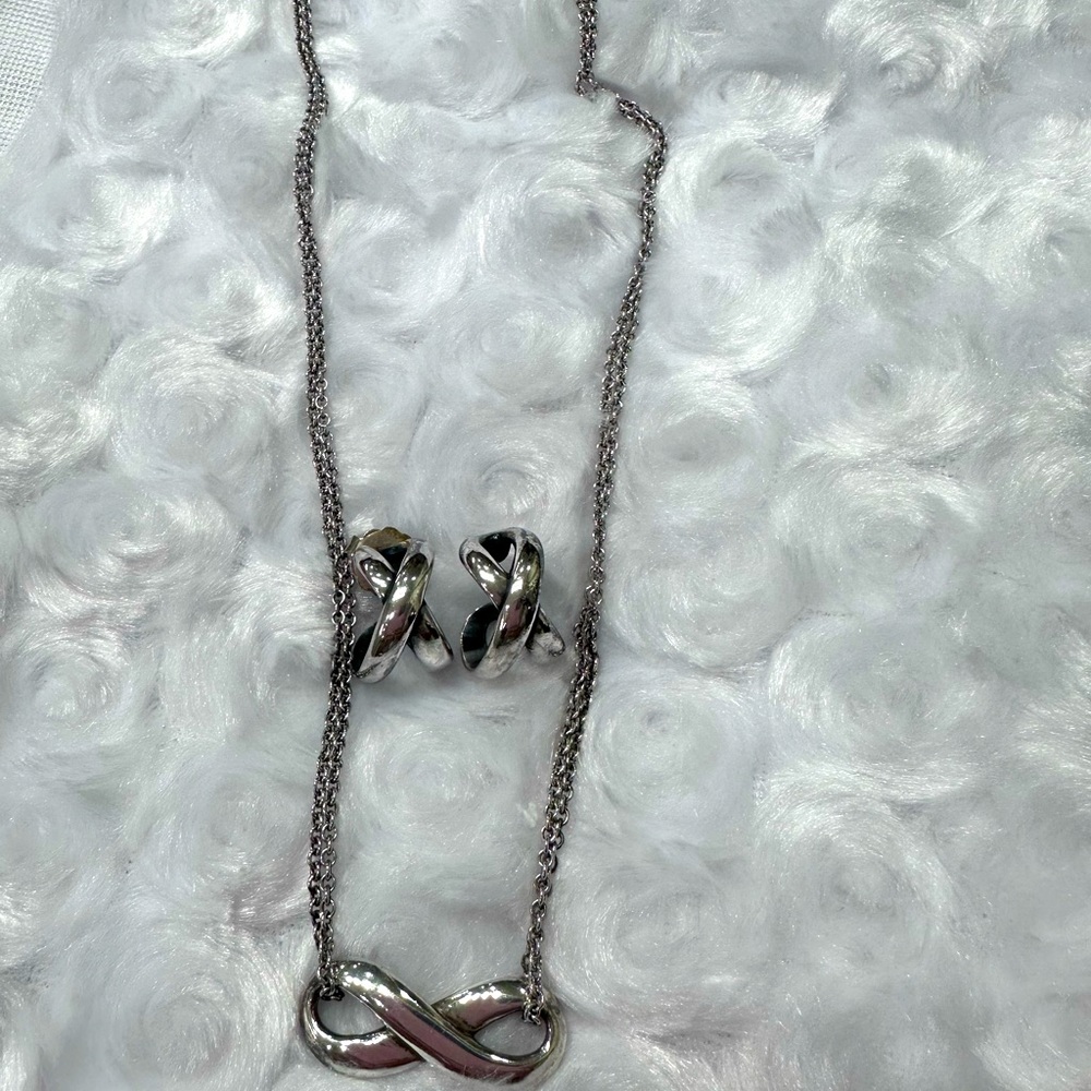 Retired James Avery Infinity Necklace And Earrings - Gem